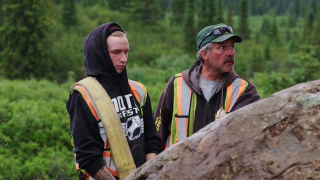 Watch Jade Fever S03:E04 - Cutting Crew - Free TV Shows | Tubi