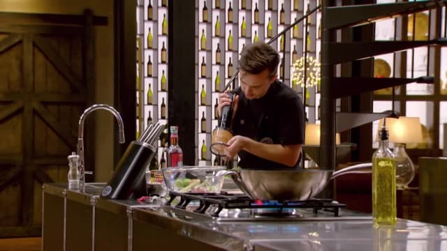 Watch MasterChef Australia S11:E24 - ELIMINATION: BLIND TASTE TEST ...