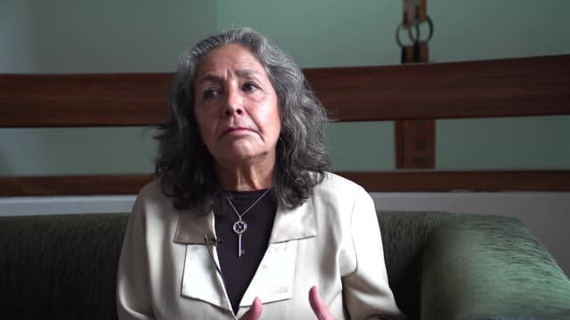 Watch Outta Town Adventures S04:E10 - Quito Guayaqui - Free TV Shows | Tubi