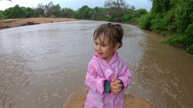 Watch Family in the Wild S02:E04 - Birth of a River - Free TV Shows | Tubi