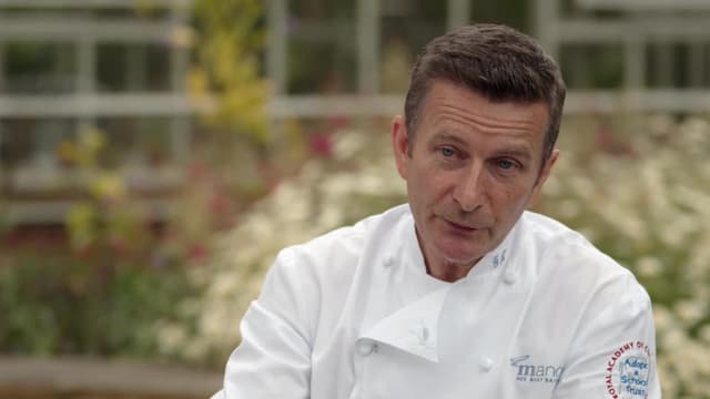 Watch MasterChef: The Professionals S10:E17 - Episod - Free TV Shows | Tubi