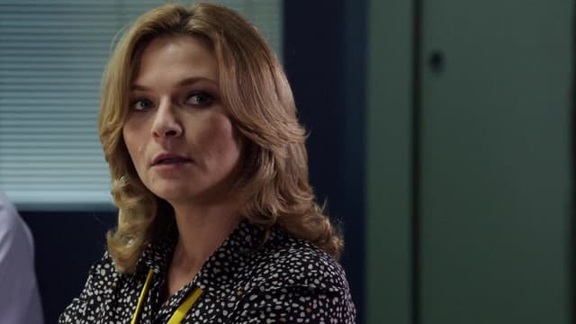 Watch Underbelly Badness S05:E08 - Episode 8 - Free TV Shows | Tubi