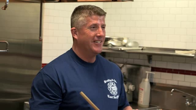 Watch Firehouse Kitchen S05:E13 - Rahway Fire Department - Free TV ...