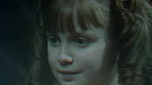 Watch Dark Shadows S13:E35 - Episode 730 - Free TV Shows | Tubi