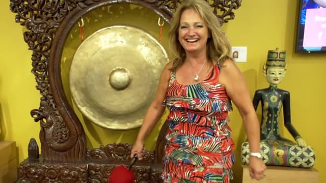 Watch Outta Town Adventures S04:E04 - Phoenix - Free TV Shows | Tubi