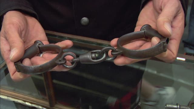 Watch Pawn Stars S03:E18 - Houdini's Handcuffs - Free TV Shows | Tubi
