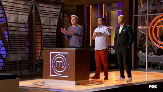 Watch MasterChef S09:E19 - Cooking With Heart - Free TV Shows | Tubi