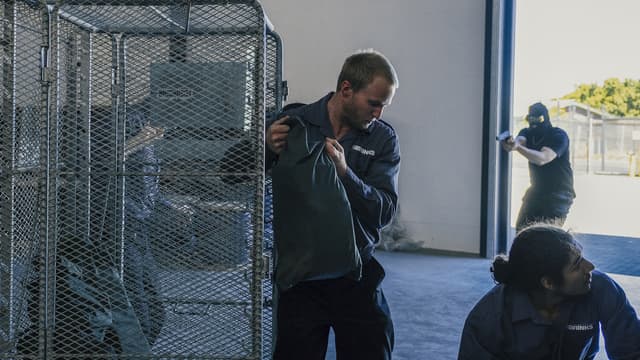 Watch How to Rob a Bank S01:E02 - Kangaroo Bandit Free TV | Tubi