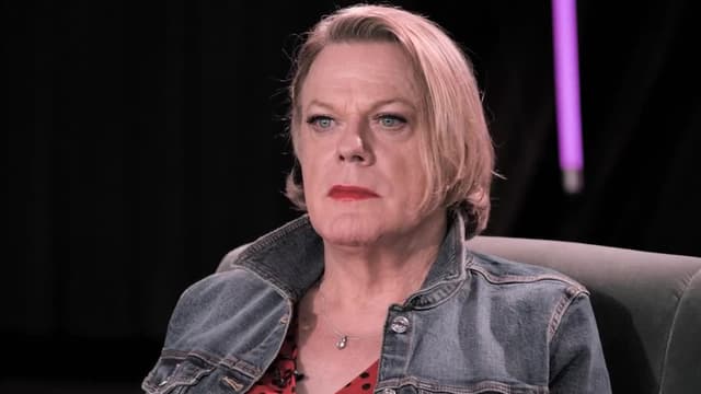 Watch Portrait Artist of the Year S07:E01 - Episode 1 Free TV | Tubi