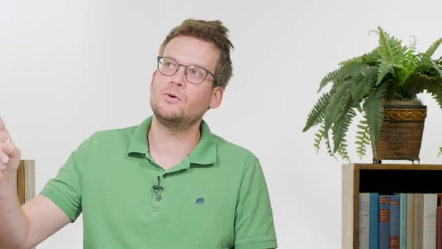 Watch Crash Course: Literature S02:E04 - Slaughterhouse-Five Free TV | Tubi