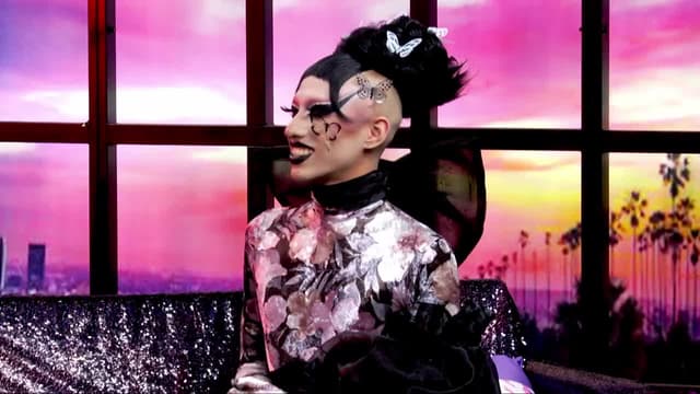 Watch Hey Qween! S02:E06 - Bob the Drag Queen - Free TV Shows | Tubi
