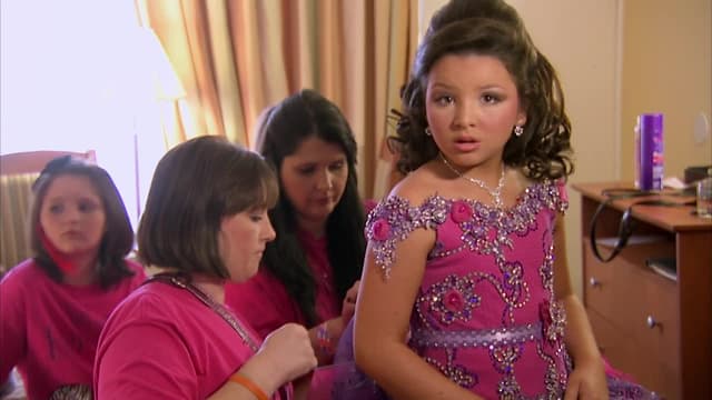 Watch Toddlers & Tiaras S04:E01 - Universal Royalty: - Free TV Shows | Tubi
