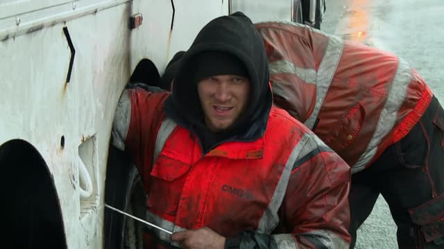 Watch Extreme Road Rescue S06:E03 - Episode 3 - Free TV Shows | Tubi