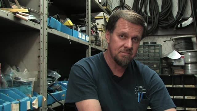 Watch Reality Rides S03:E02 - Across the Pond - Free TV Shows | Tubi