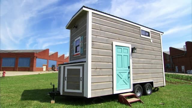 Watch Tiny House Hunters S04:E01 - New York Bed and Breakfast Owners Go ...