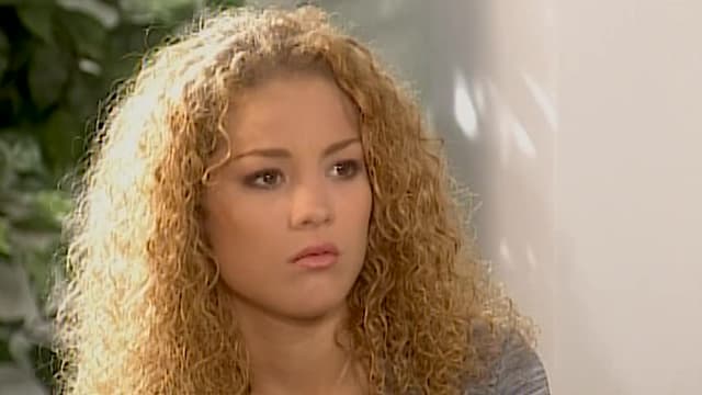 Watch Mujer Secreta S01:E112 - Capítulo 112 - Free TV Shows | Tubi