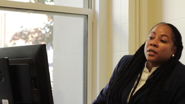 Watch Juicy S03:E01 - The Haunting - Free TV Shows | Tubi