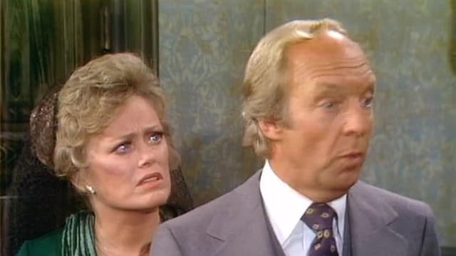 Watch Maude S05:E501 - Vivian's First Funeral Free TV | Tubi