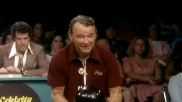 Watch Celebrity Bowling S03:E05 - Episode 5 - Free TV Shows | Tubi
