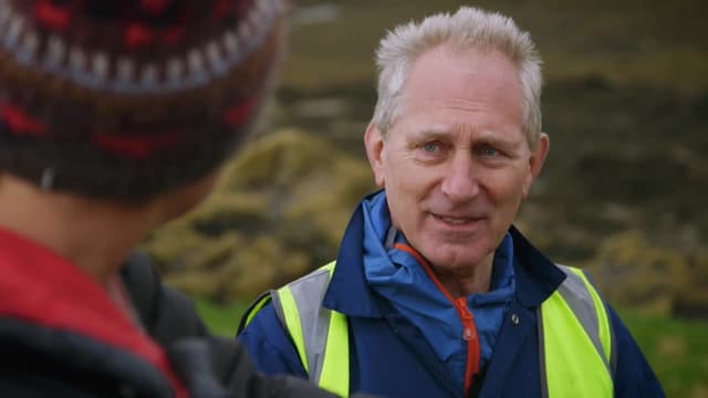 Watch Shoreline Detectives S02:E05 - East Yorkshire Free TV | Tubi