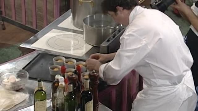 Watch Iron Chef S07:E04 - Battle Oyster - Free TV Shows | Tubi