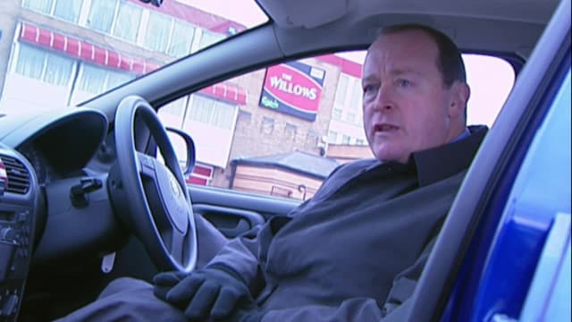 Watch Conmen Case Files S01:E04 - Paul Bint – the Chameleon Con Artist ...