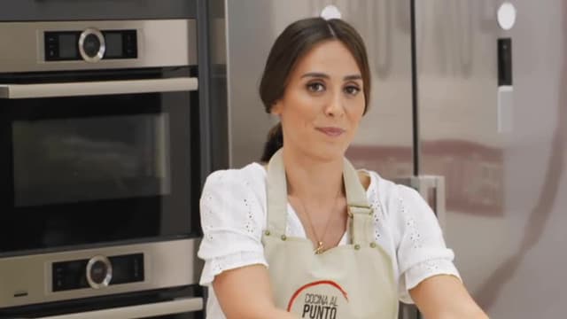 Watch Cocina Al Punto Con Peña Y Tamara S01:E25 - Las Ostras - Free TV ...