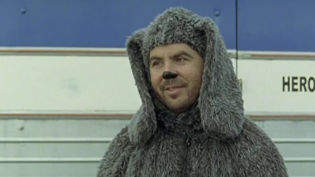Watch Wilfred S02:E02 - Dog Of A Town (Pt. 1) - Free TV Shows | Tubi