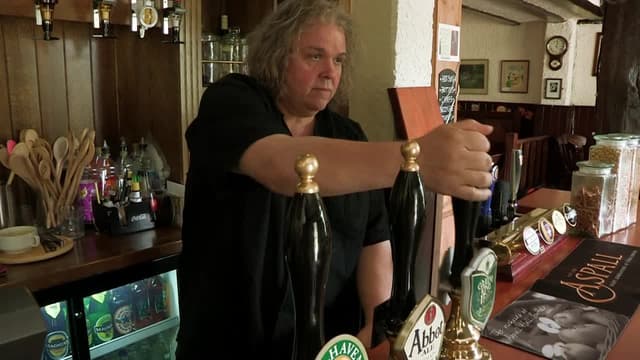 Watch Four in a Bed S02:E46 - The Pavilion - Free TV Shows | Tubi