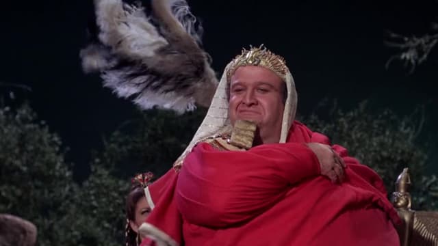 Watch Batman S03:E26 - Minerva, Mayhem and Millionaires Free TV | Tubi