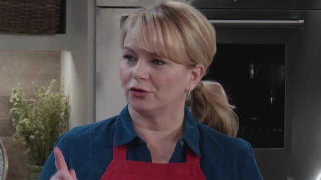 Watch Cook's Country S11:E12 - Holiday Roast and Pot - Free TV Shows | Tubi