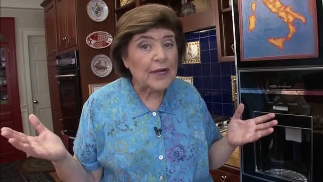 Watch Ciao Italia S27:E18 - Gifts From the Forest / - Free TV Shows | Tubi