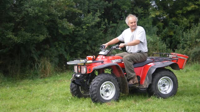 Watch My Dream Farm S01:E03 - Karon & Simon - Free TV Shows | Tubi