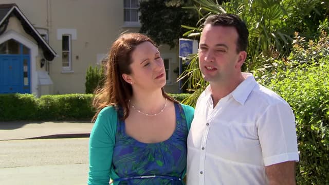 Watch Four in a Bed S02:E25 - Payment Day - Free TV Shows | Tubi