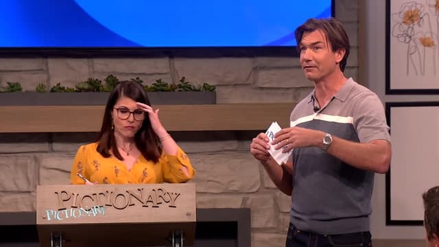 Watch Pictionary S01:E11 - Twisted Like a Pretzel Free TV | Tubi