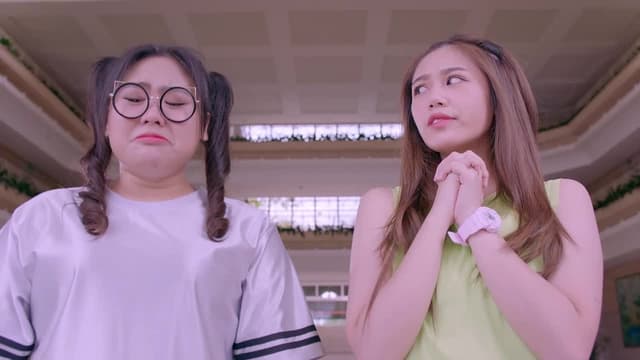 Watch Sweet Combat S01:E02 - Episode 2 - Free TV Shows | Tubi