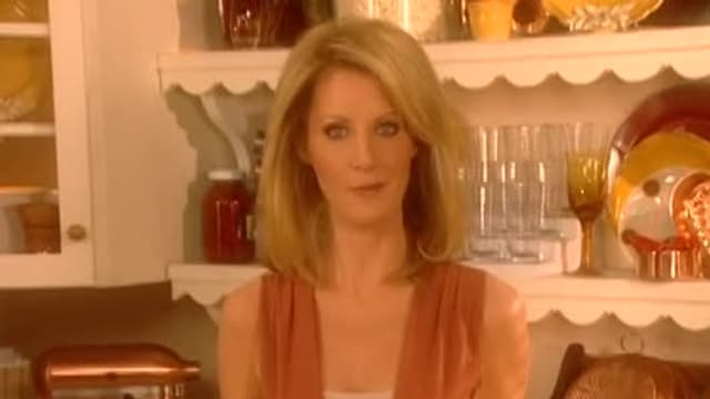 Watch Semi-Homemade Cooking With Sandra Lee S03:E18 - Free TV Shows | Tubi